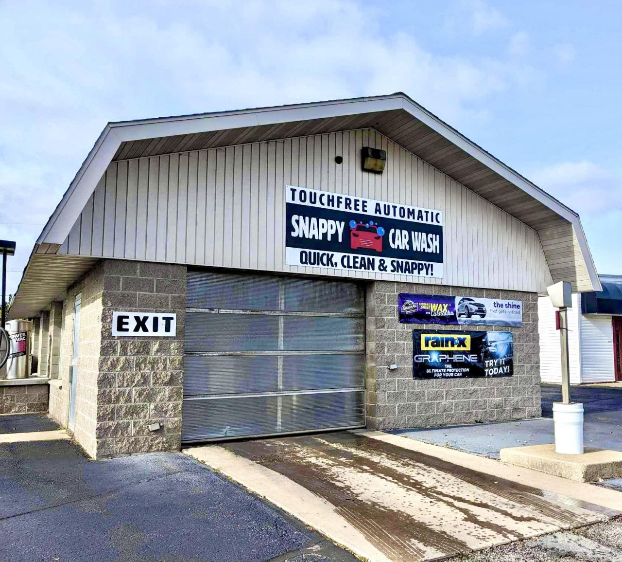 Touch Free Car Wash - Locally Owned | Snappy Car Wash